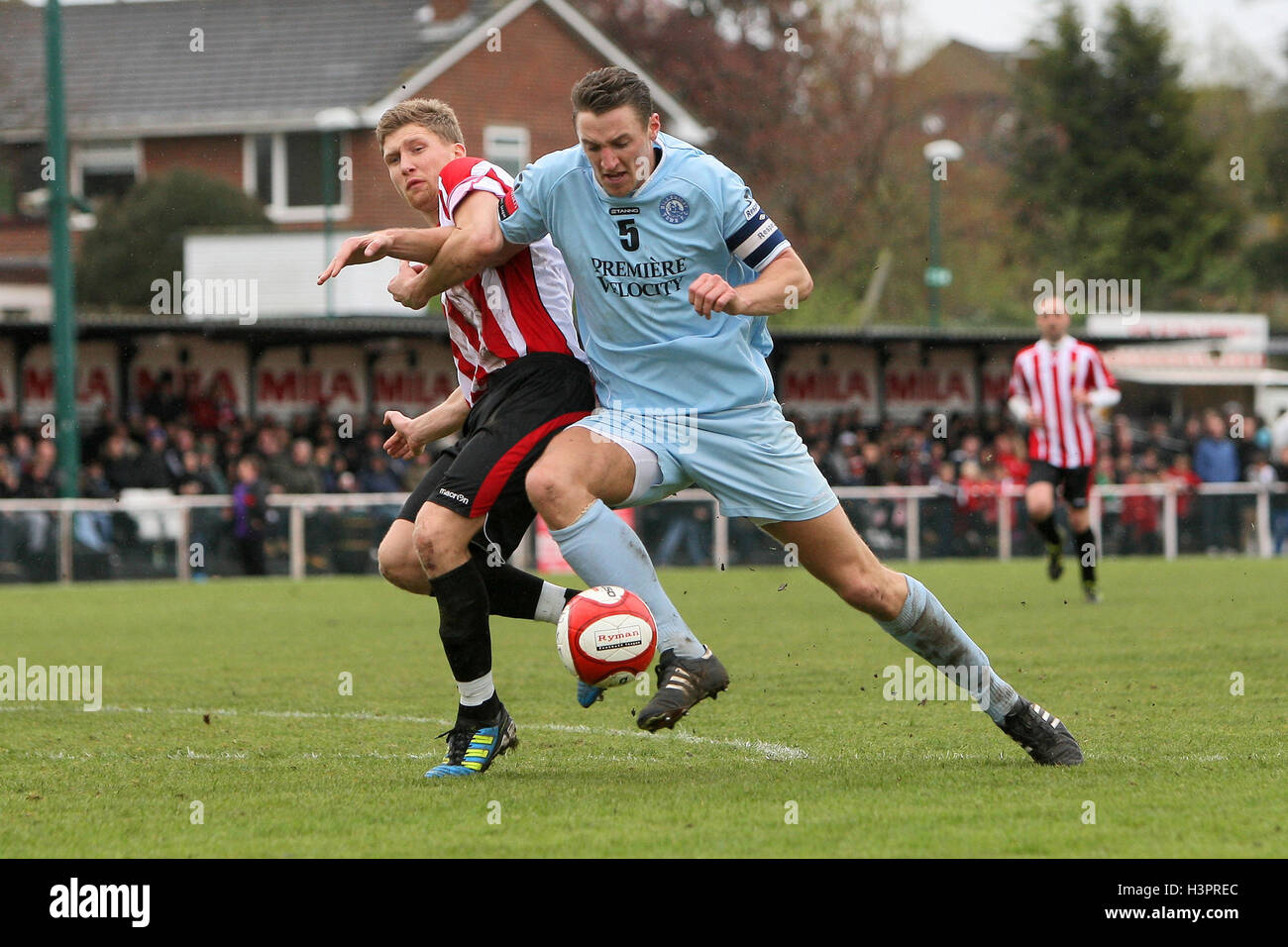 Lewis Smith of Hornchurch is denied by Rob Swaine - AFC Hornchurch vs ...