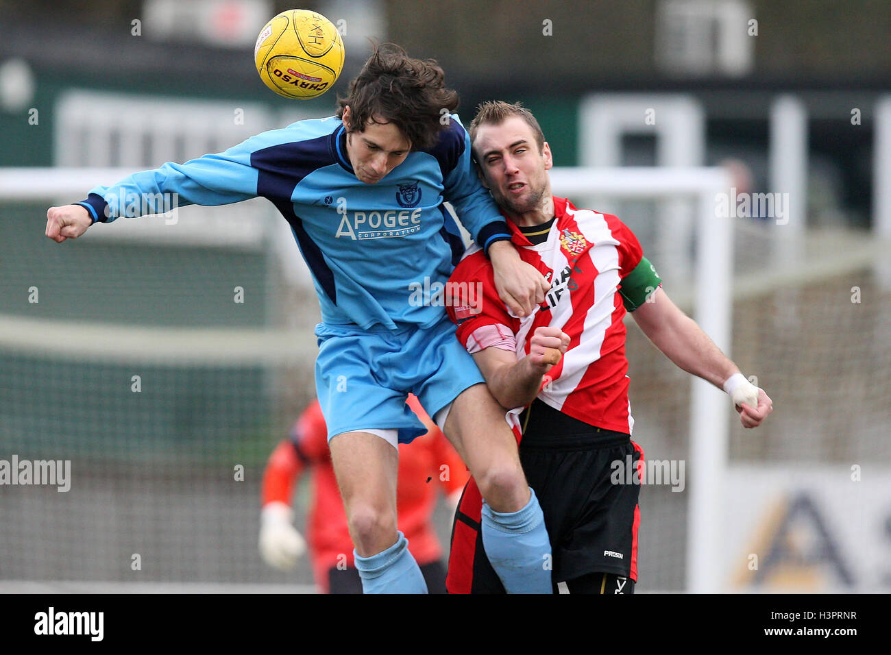 Elliot Styles of Hornchurch heads clear from Jason Prior of Bognor ...