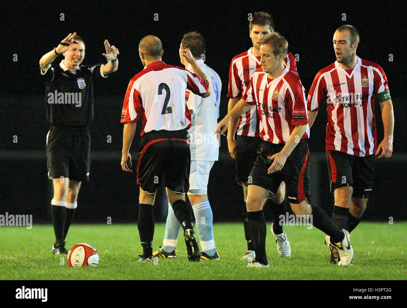 Hornchurch players protest to referee Hillier after another decision ...