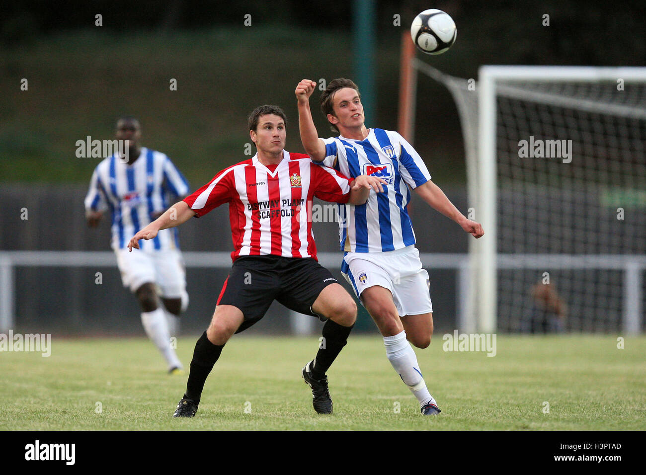 Jamie Dormer (L) of Hornchurch tangles with Sam Corcoran - AFC ...
