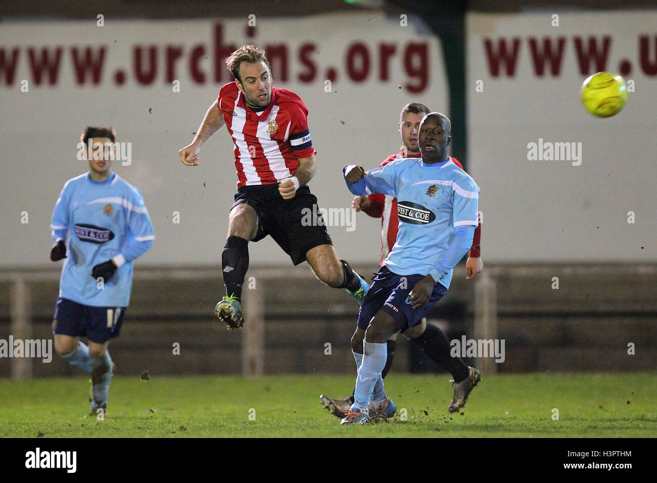 Elliot Styles clears the ball for Hornchurch - AFC Hornchurch vs ...