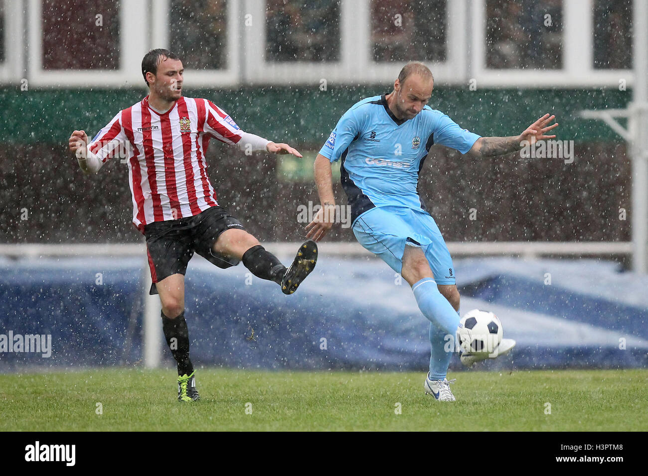 Martin Tuohy of Hornchurch and Steve Watt of Dover - AFC Hornchurch vs ...