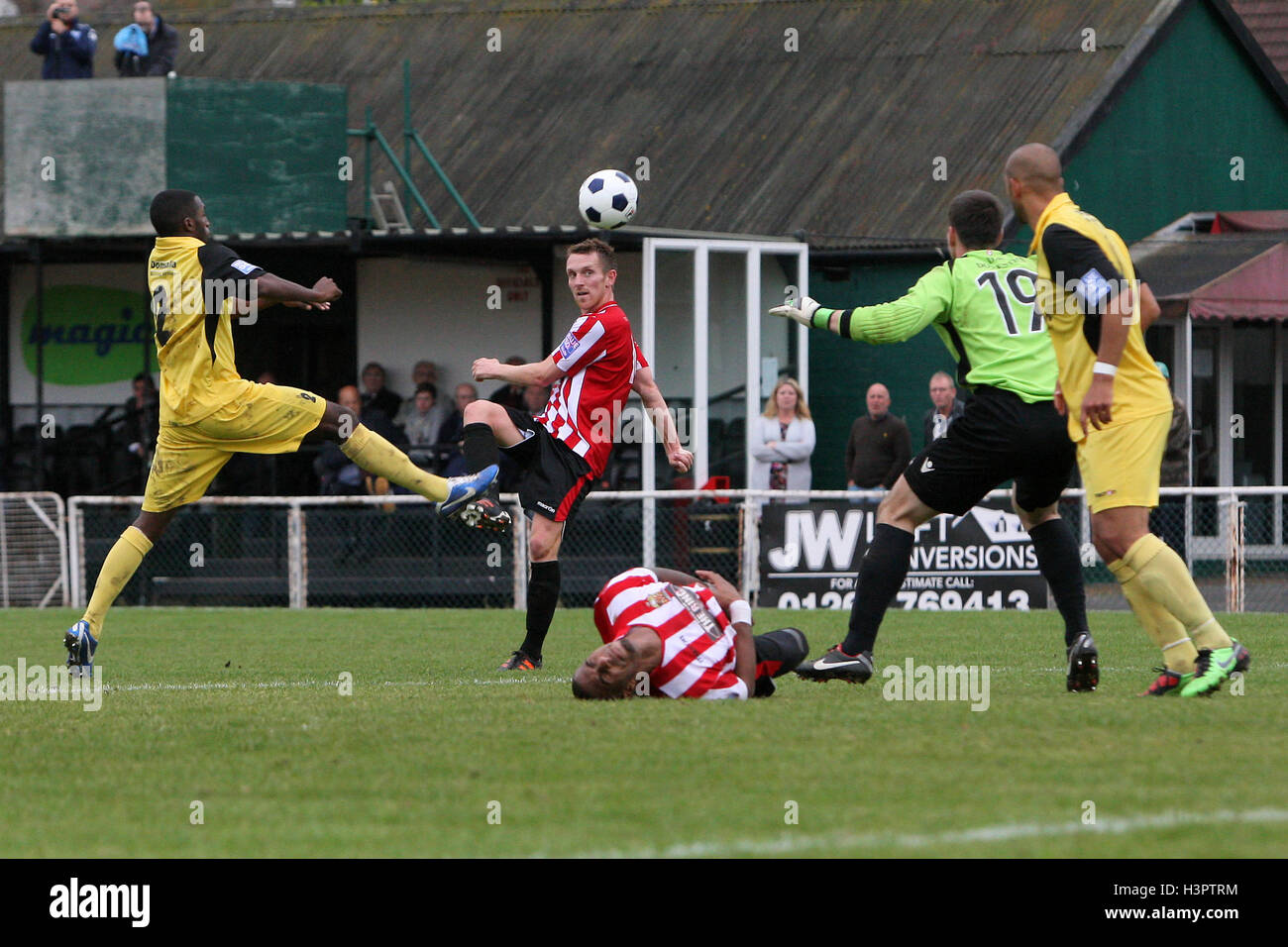 Ben Bowditch goes close to an equalising goal for Hornchurch - AFC ...