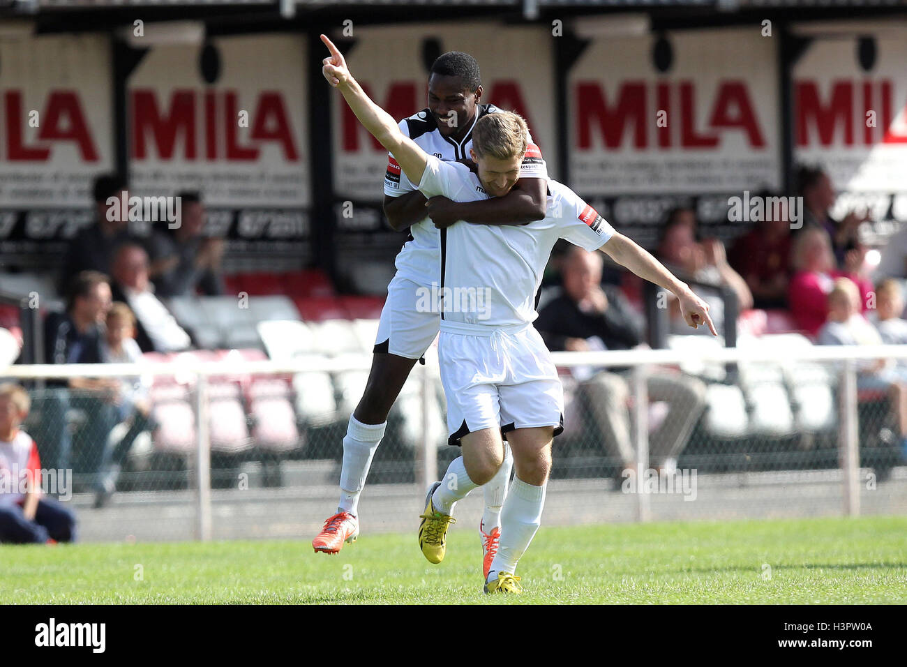 Lewis Smith celebrates scoring the equalising goal for East Thurrock ...