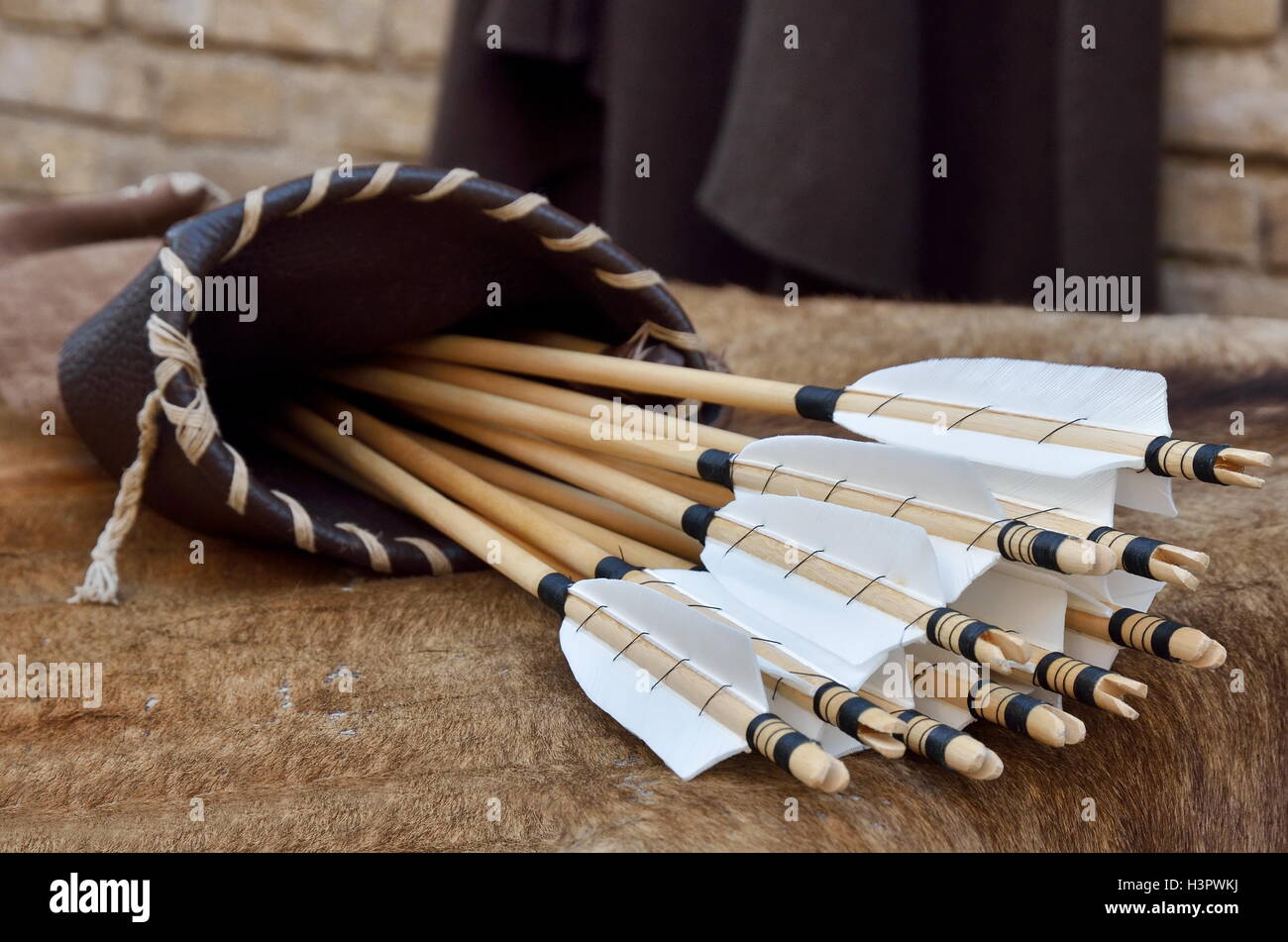 Ancient quiver arrow hi-res stock photography and images - Alamy