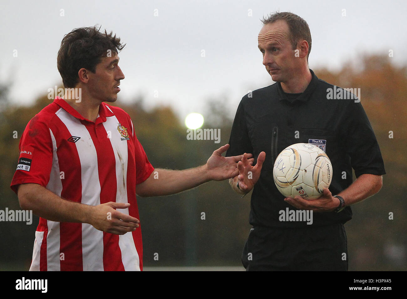 Ian cooper referee hi-res stock photography and images - Alamy