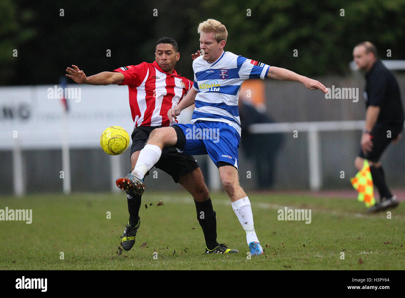Wayne Wilson of Margate and Dave Rainford of Hornchurch - AFC ...