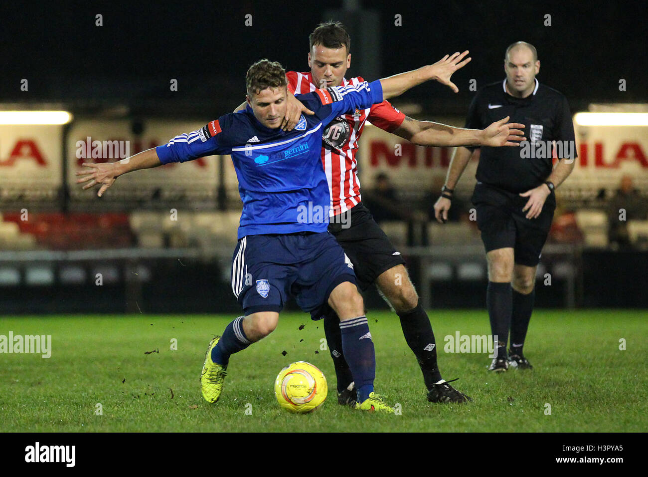 Danny Johnson in action for Hornchurch - AFC Hornchurch vs Metropolitan ...
