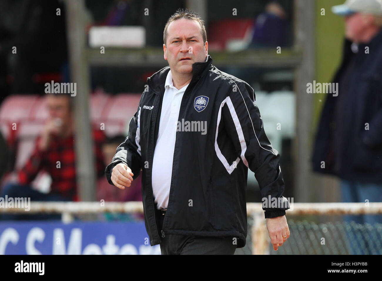 Metropolitan Police manager Jimmy Cooper - AFC Hornchurch vs ...