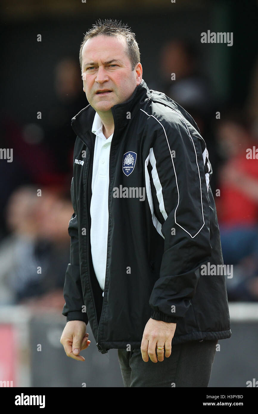 Metropolitan Police manager Jimmy Cooper - AFC Hornchurch vs ...
