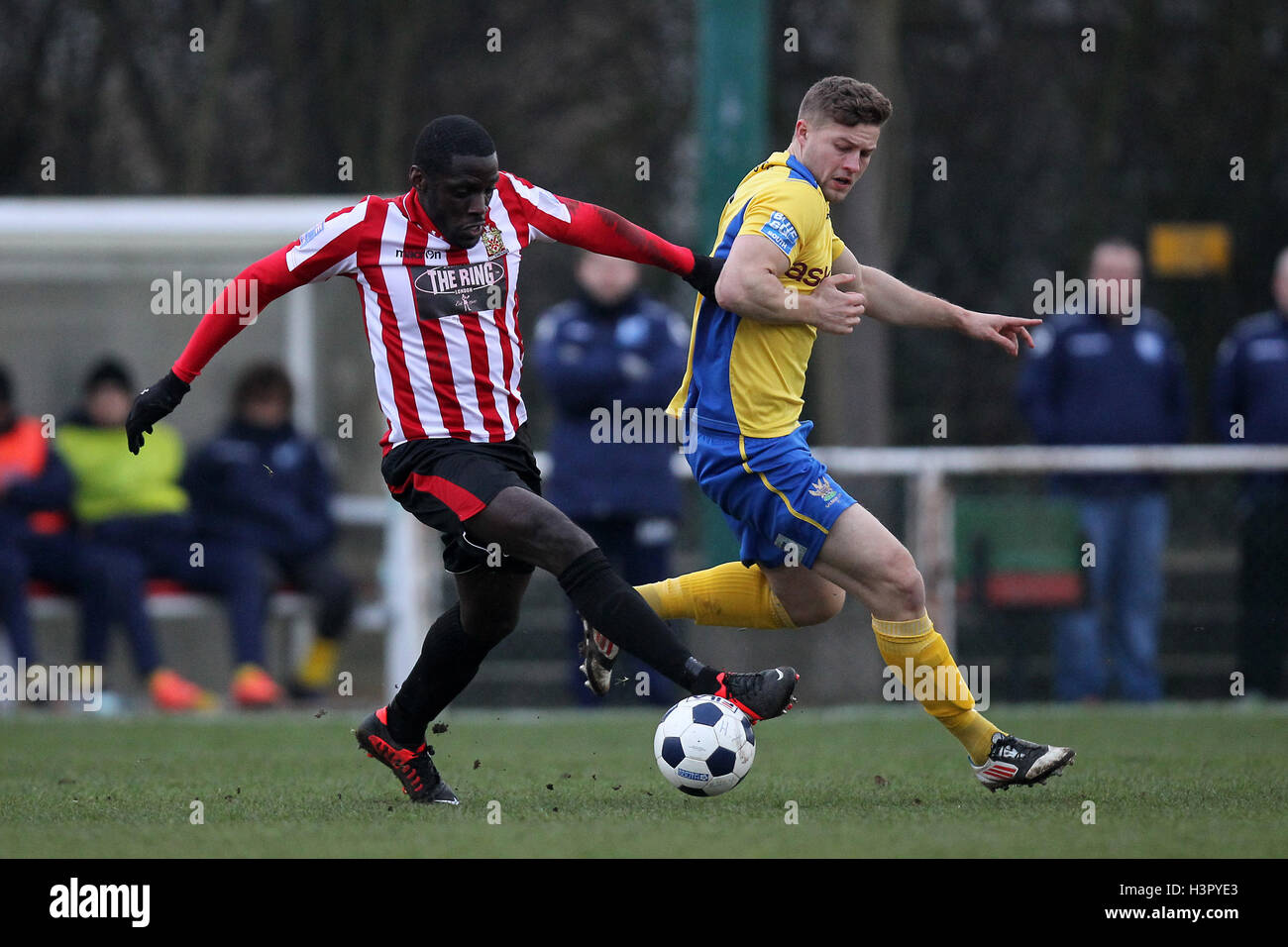 Wayne Gray of Hornchurch battles it out with James Clarke of Salisbury ...