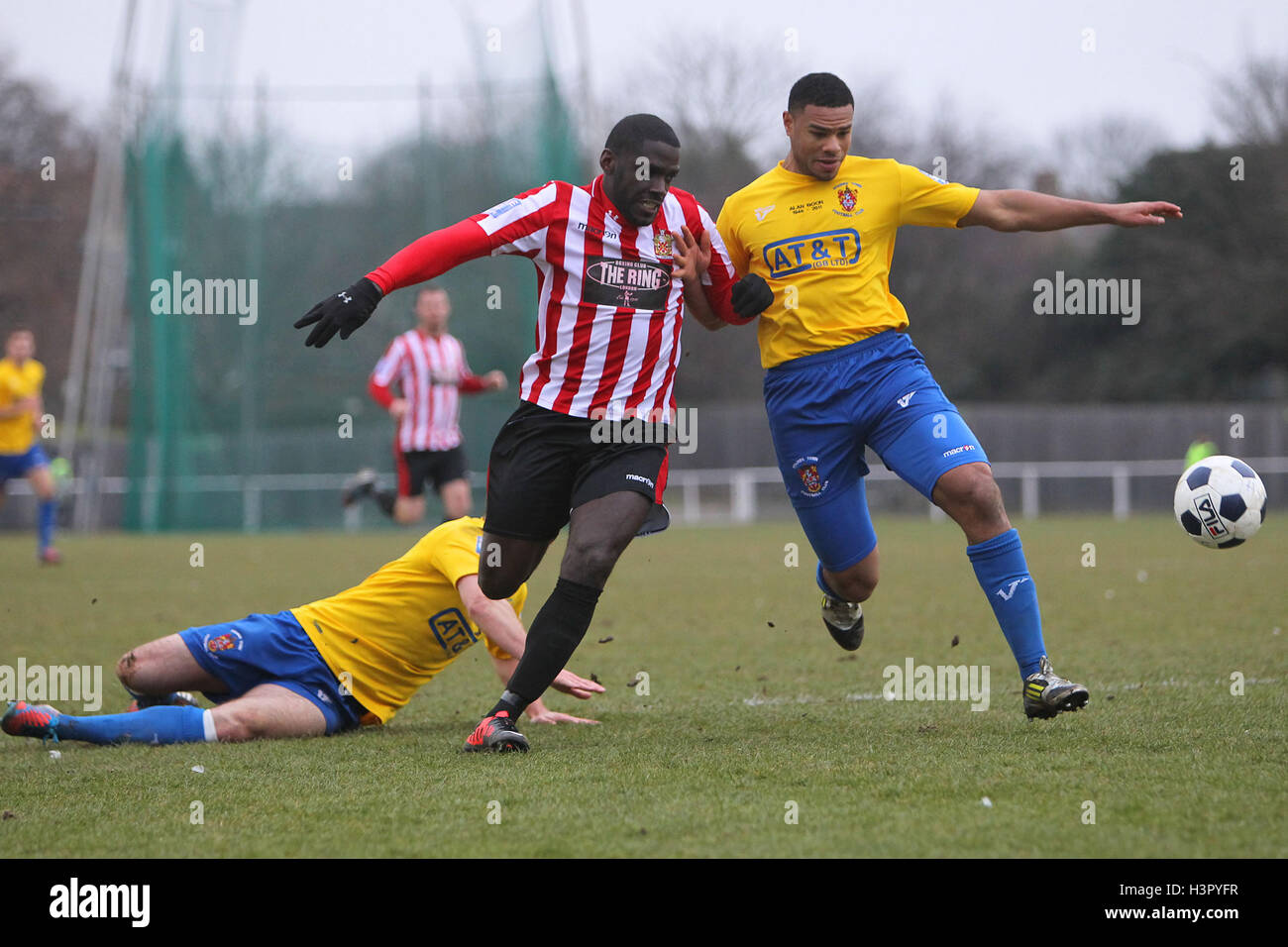 Wayne Gray in action for Hornchurch - AFC Hornchurch vs Staines Town ...