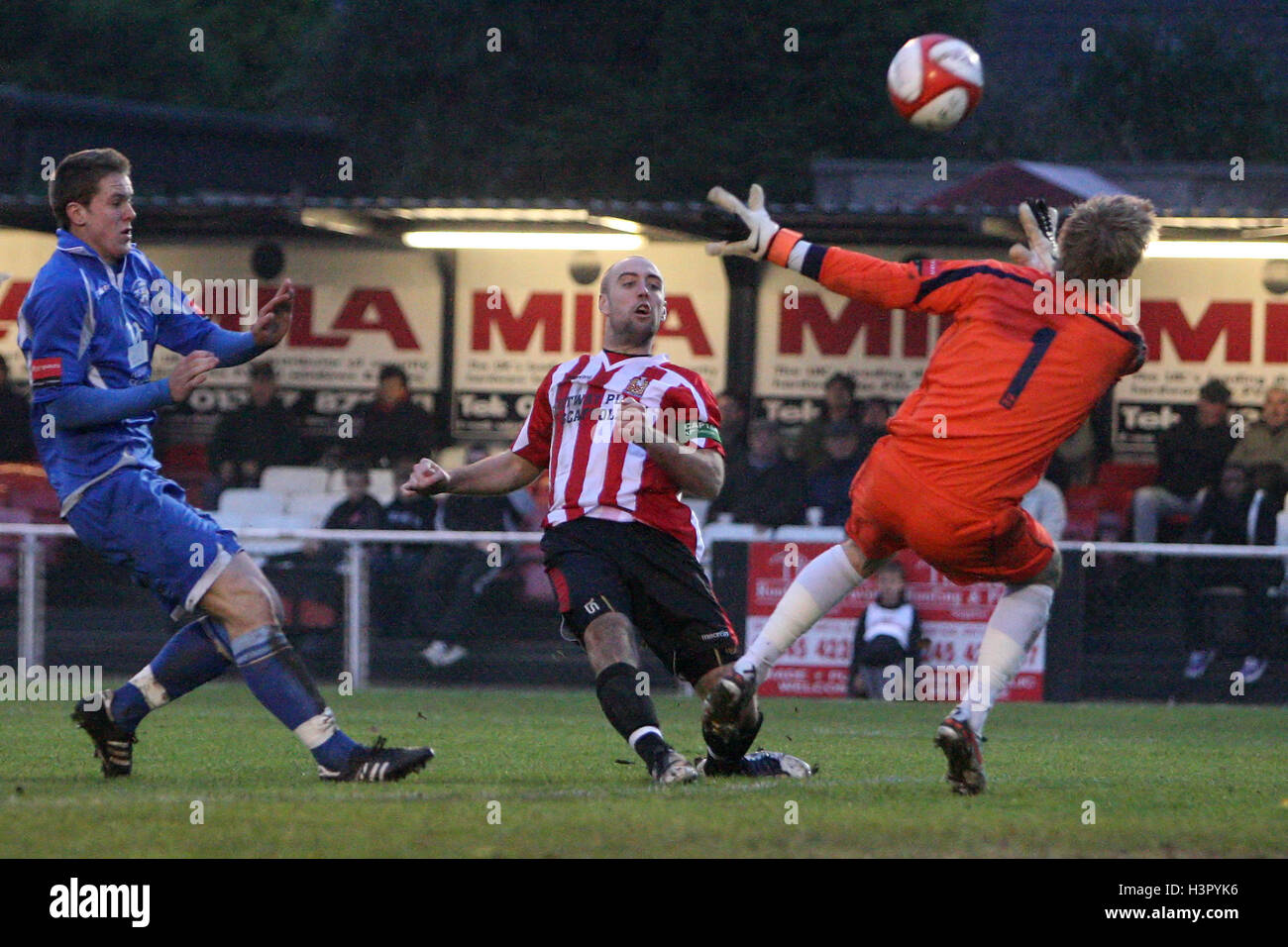 Elliot Styles goes close to a goal for Hornchurch - AFC Hornchurch vs ...