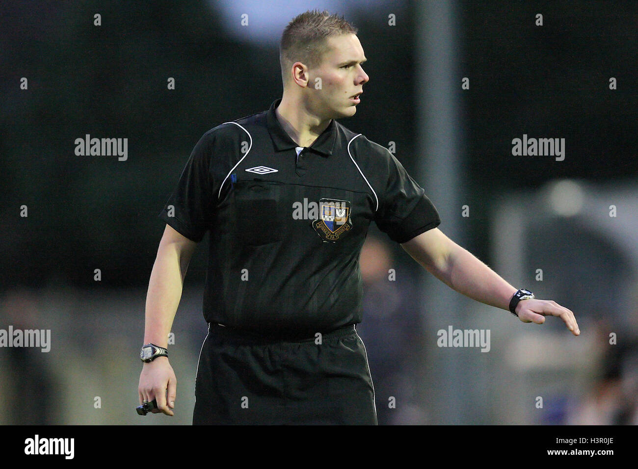 Referee C Breakspear - Ashford Town (Middlesex) vs AFC Hornchurch - FA ...