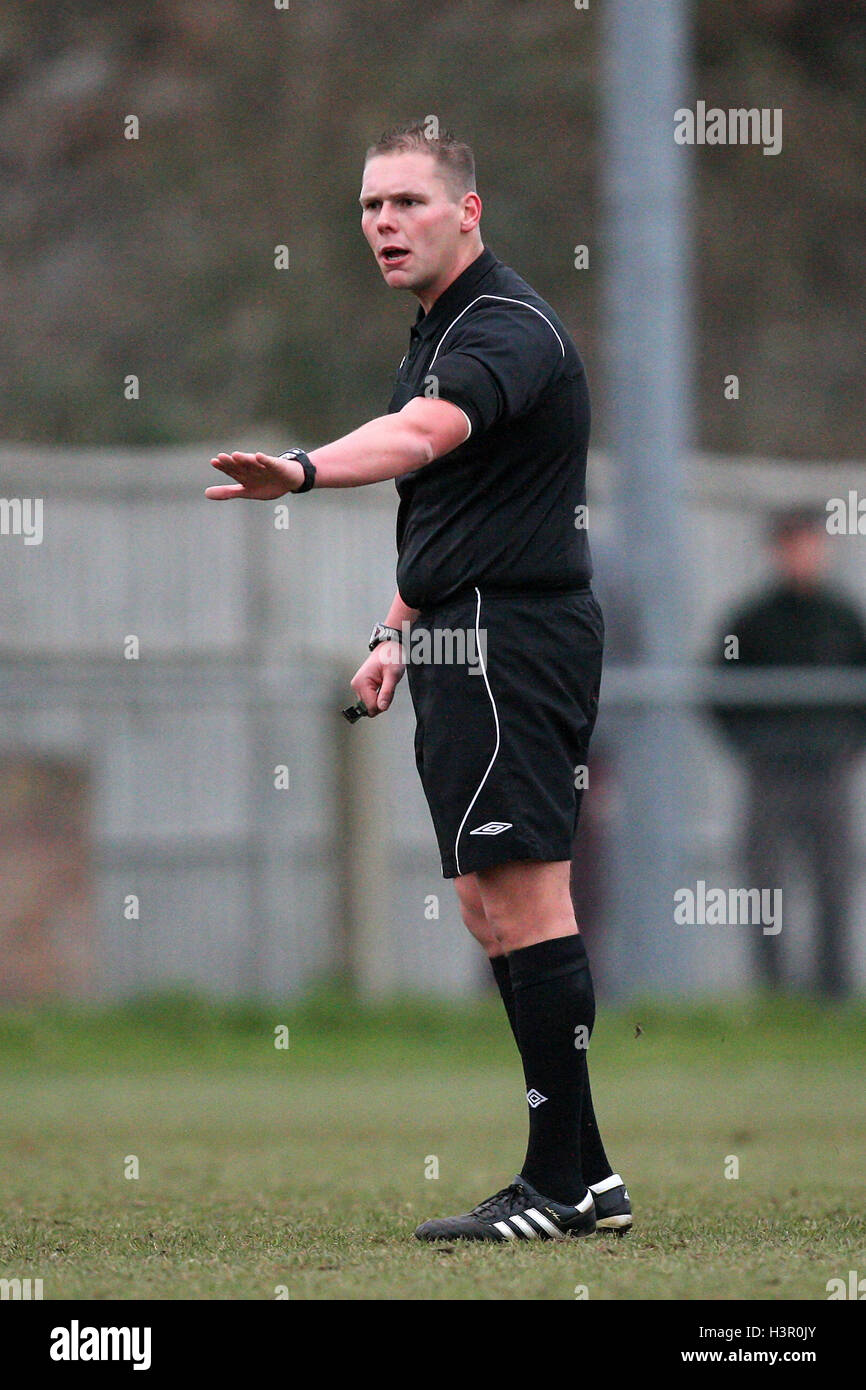 Referee C Breakspear - Ashford Town (Middlesex) vs AFC Hornchurch - FA ...