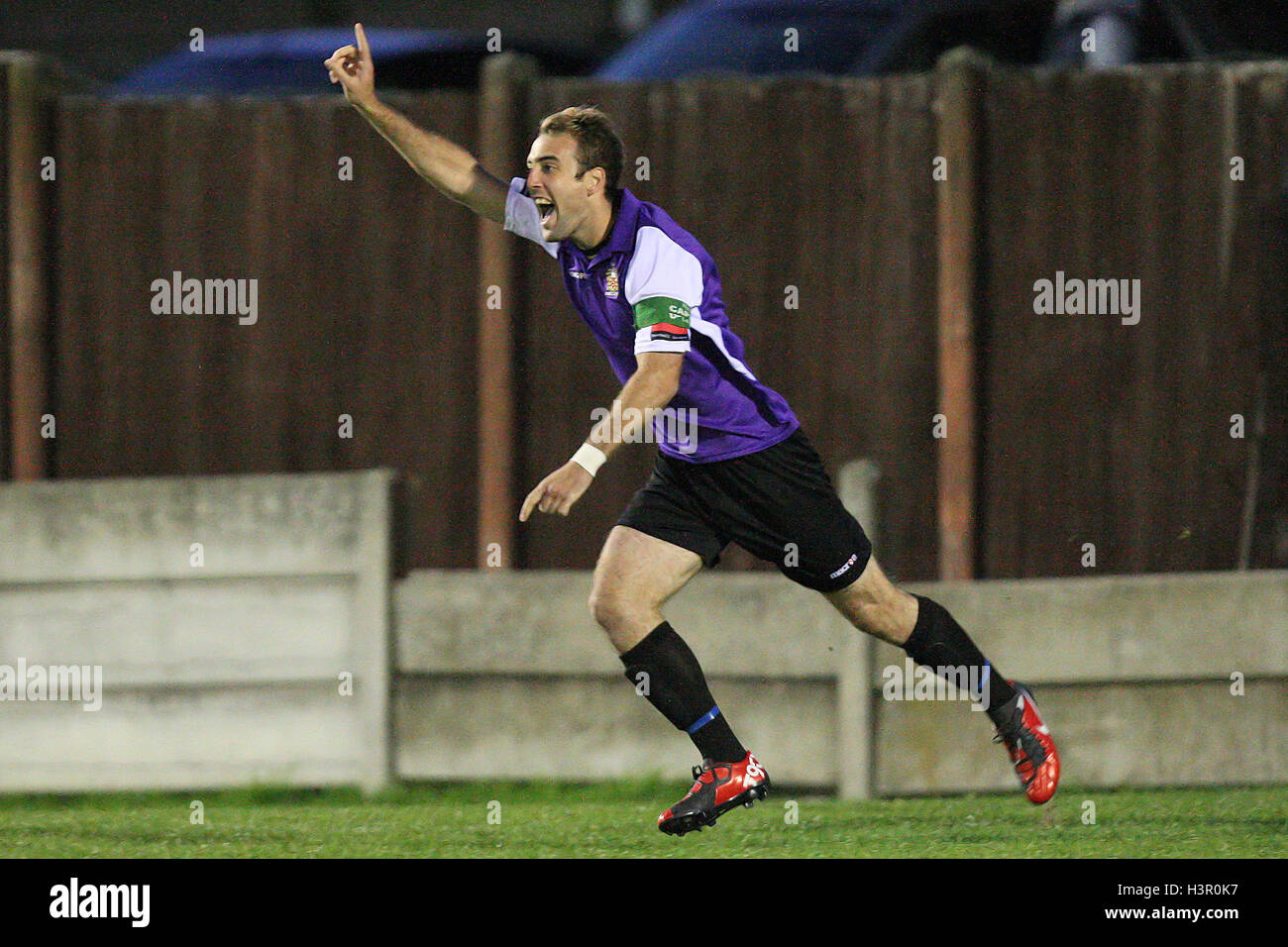 Elliot Styles heads home the first goal for Hornchurch and celebrates ...