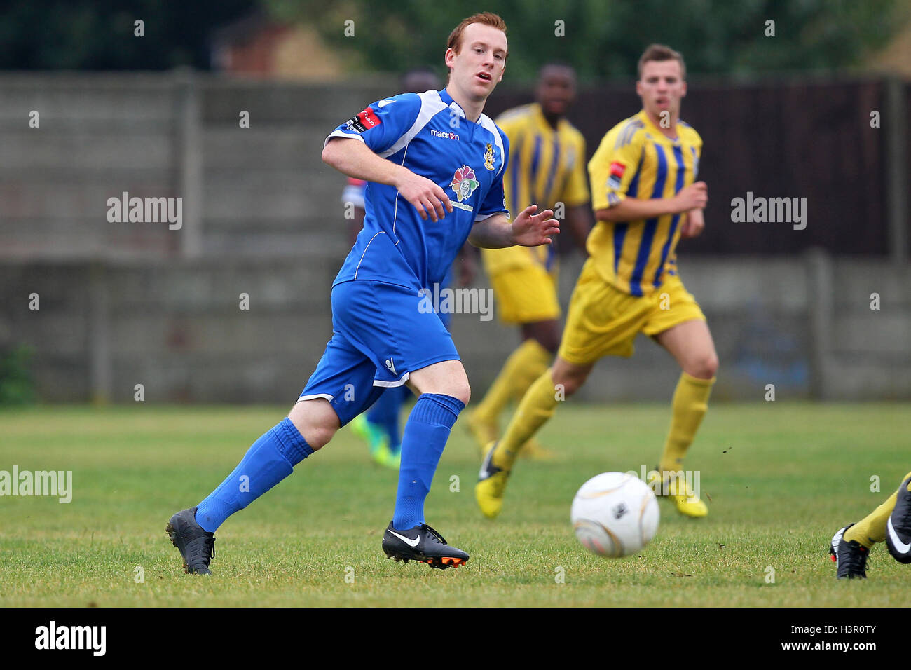 Danny Hopkins of Aveley - Aveley vs Romford - Ryman League Division One ...
