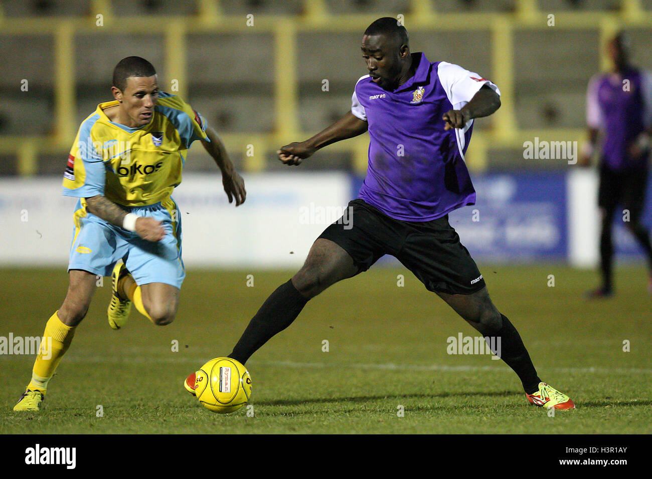 Ashley Dumas of Canvey tangles with Tambeson Eyong of Hornchurch ...