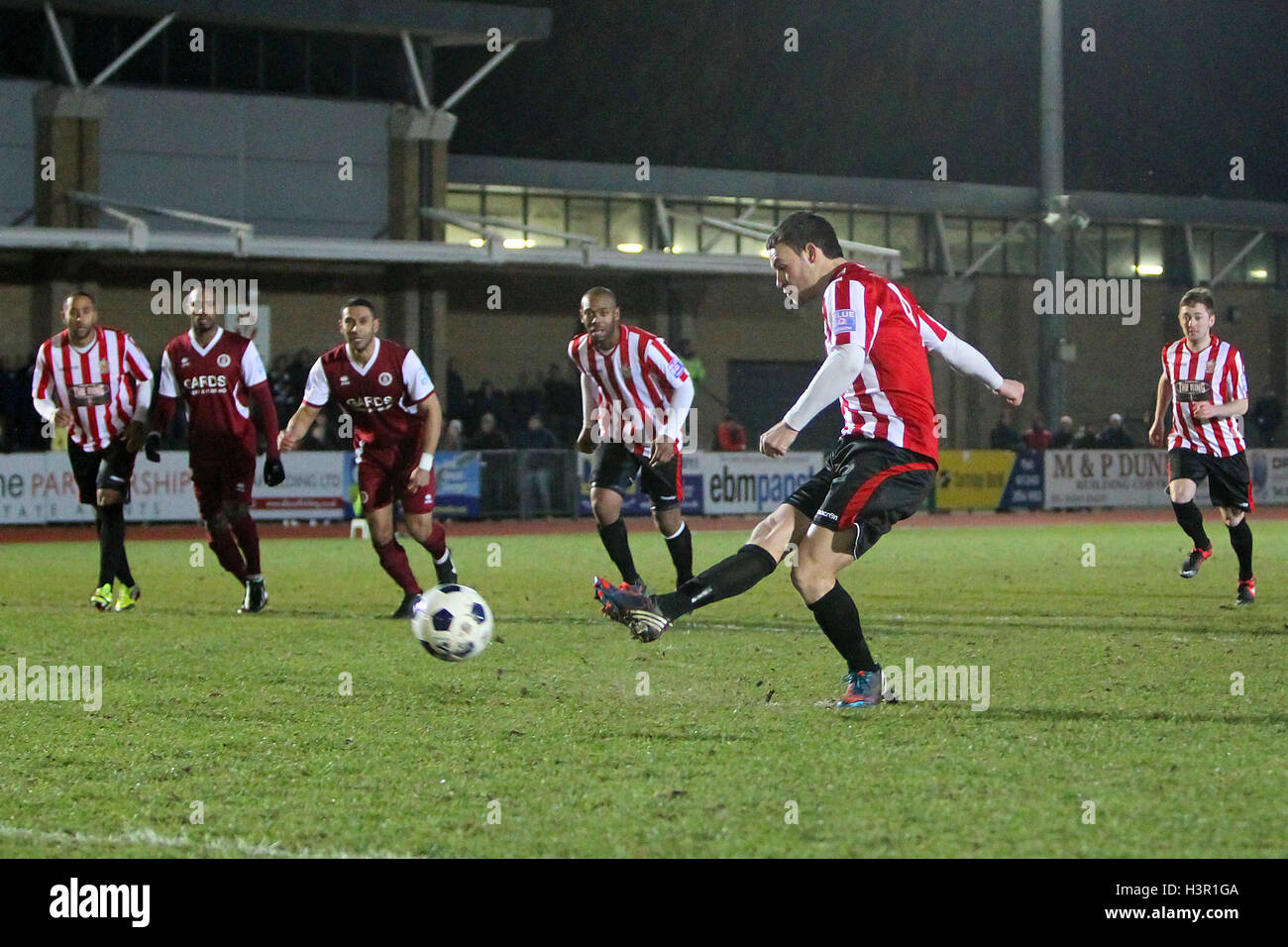 Martin Tuohy scores the first goal for Hornchurch from the penalty spot ...