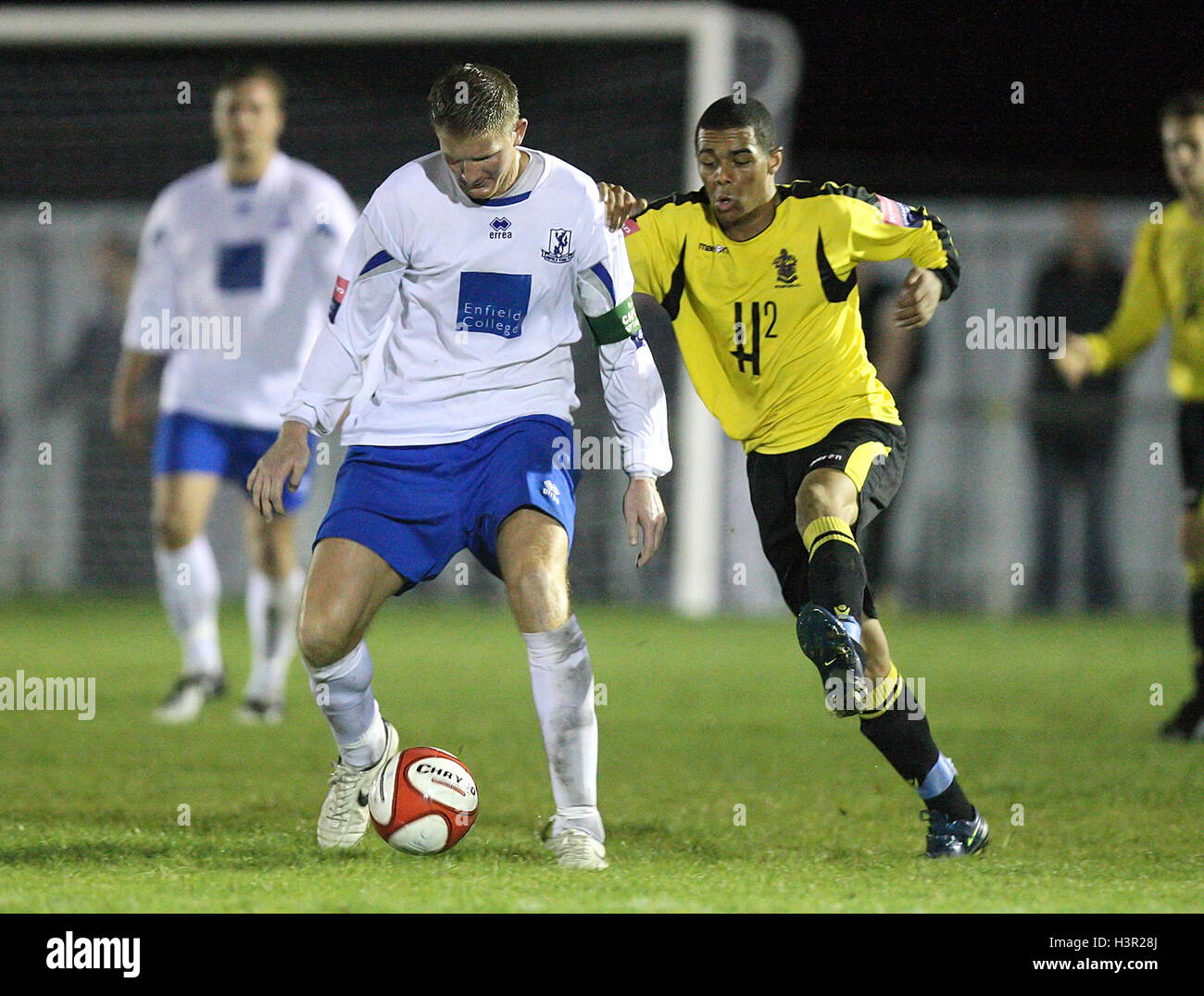 Paul Burnett of Romford closes down Chris Wild - Enfield Town vs ...