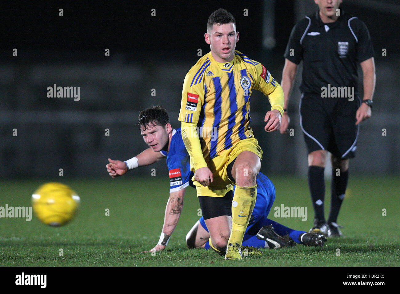 Tom Richardson of Romford tangles with Kenny Beaney of Grays - Grays ...
