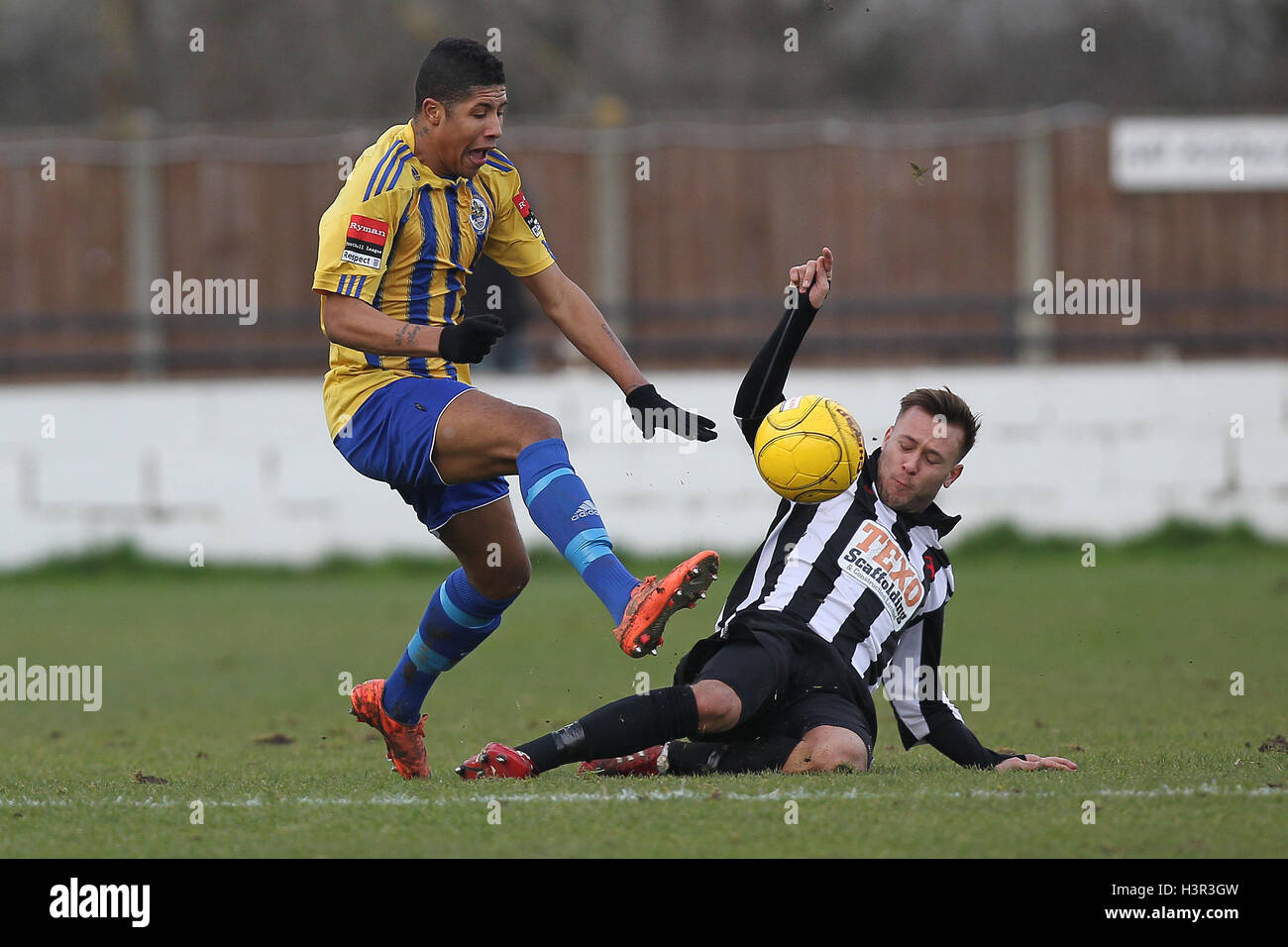 Lewis Francis of Romford tangles with reece Morgan of Heybridge ...