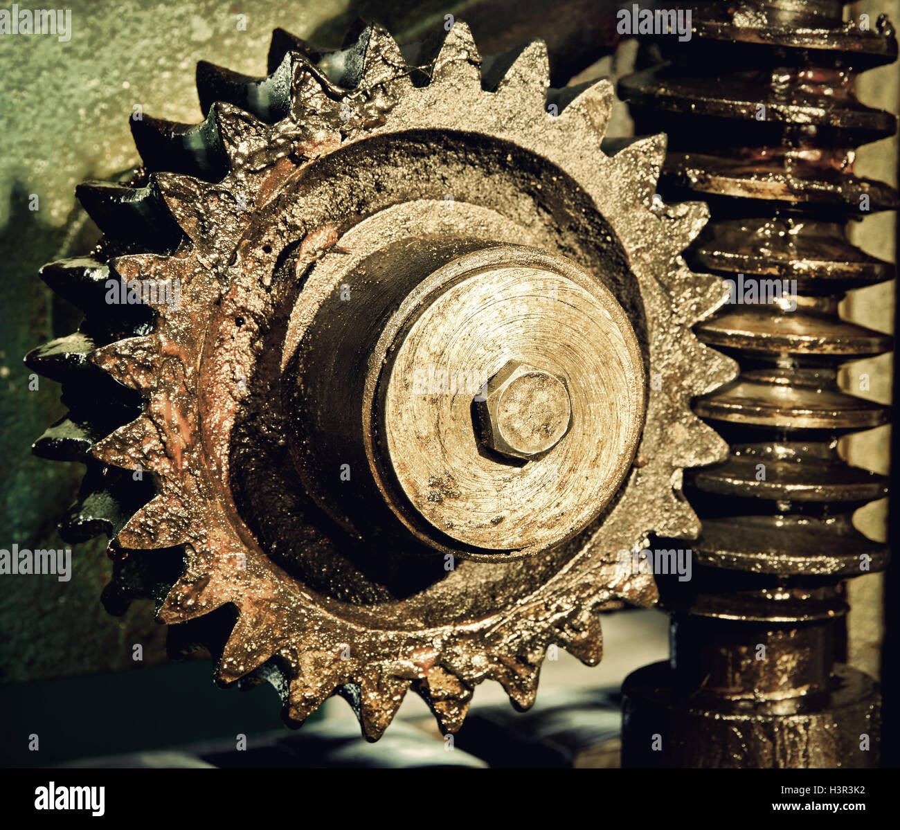 Screw wheel hi-res stock photography and images - Alamy