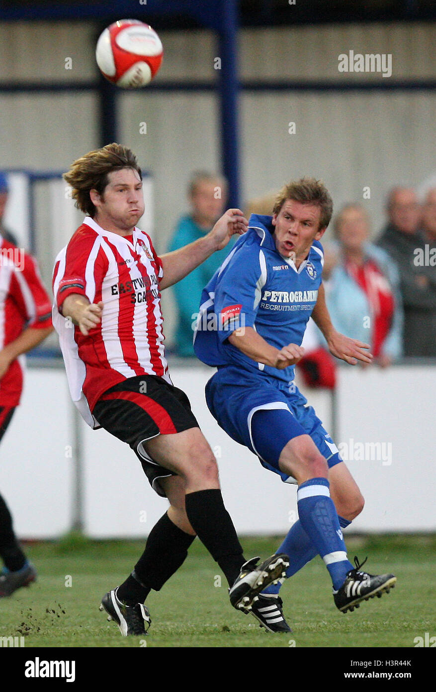 Tommy Black of Hornchurch tangles with Danny Bloomfield of Lowestoft ...