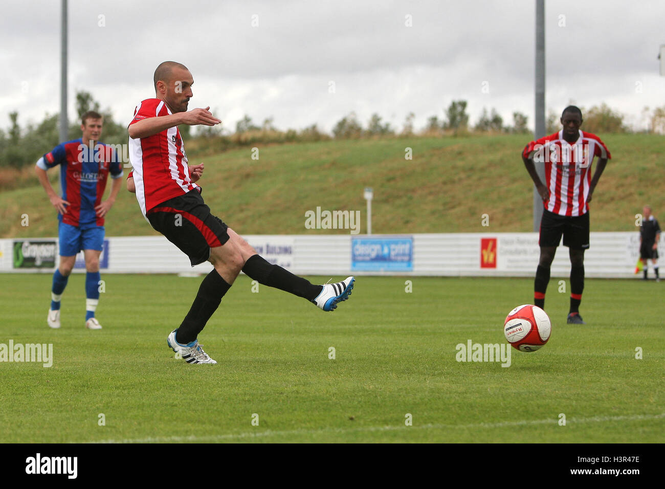 Jonathan Hunt of Hornchurch takes a penalty which is saved - Maldon ...