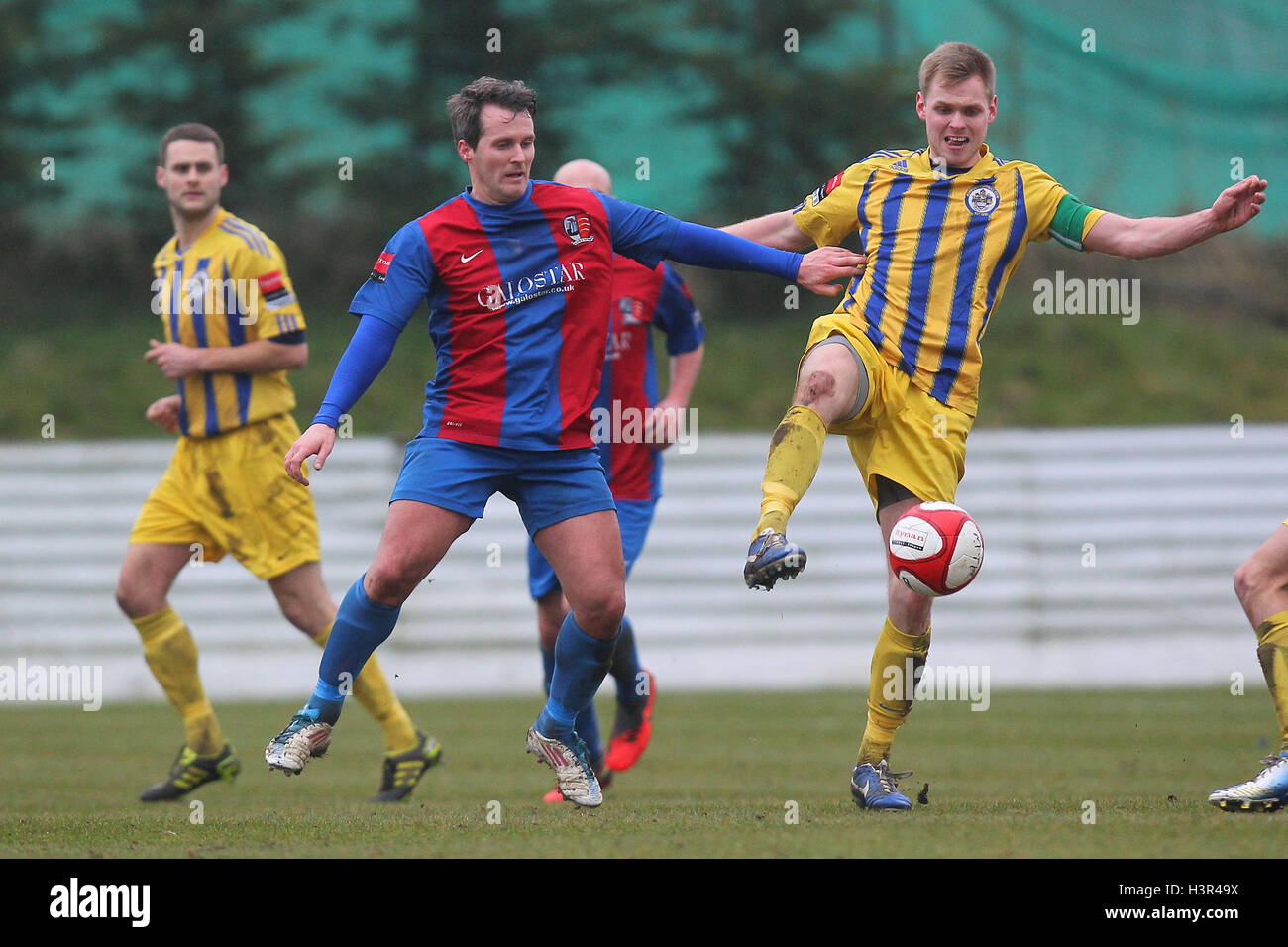 Jack Barry of Romford challenges Lee Boylan of Maldon - Maldon ...