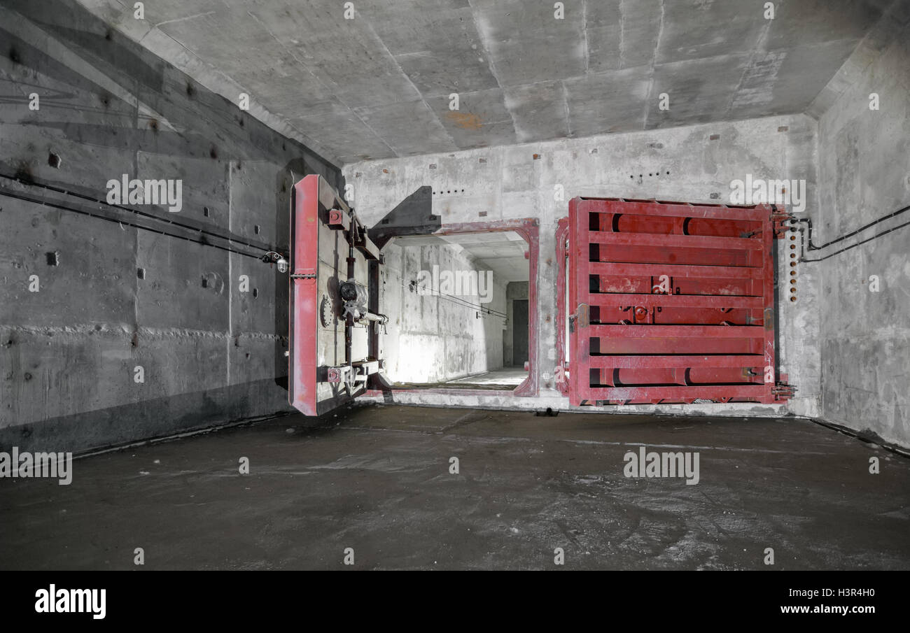 Open the protective, sealed doors in red in the underground facility ...