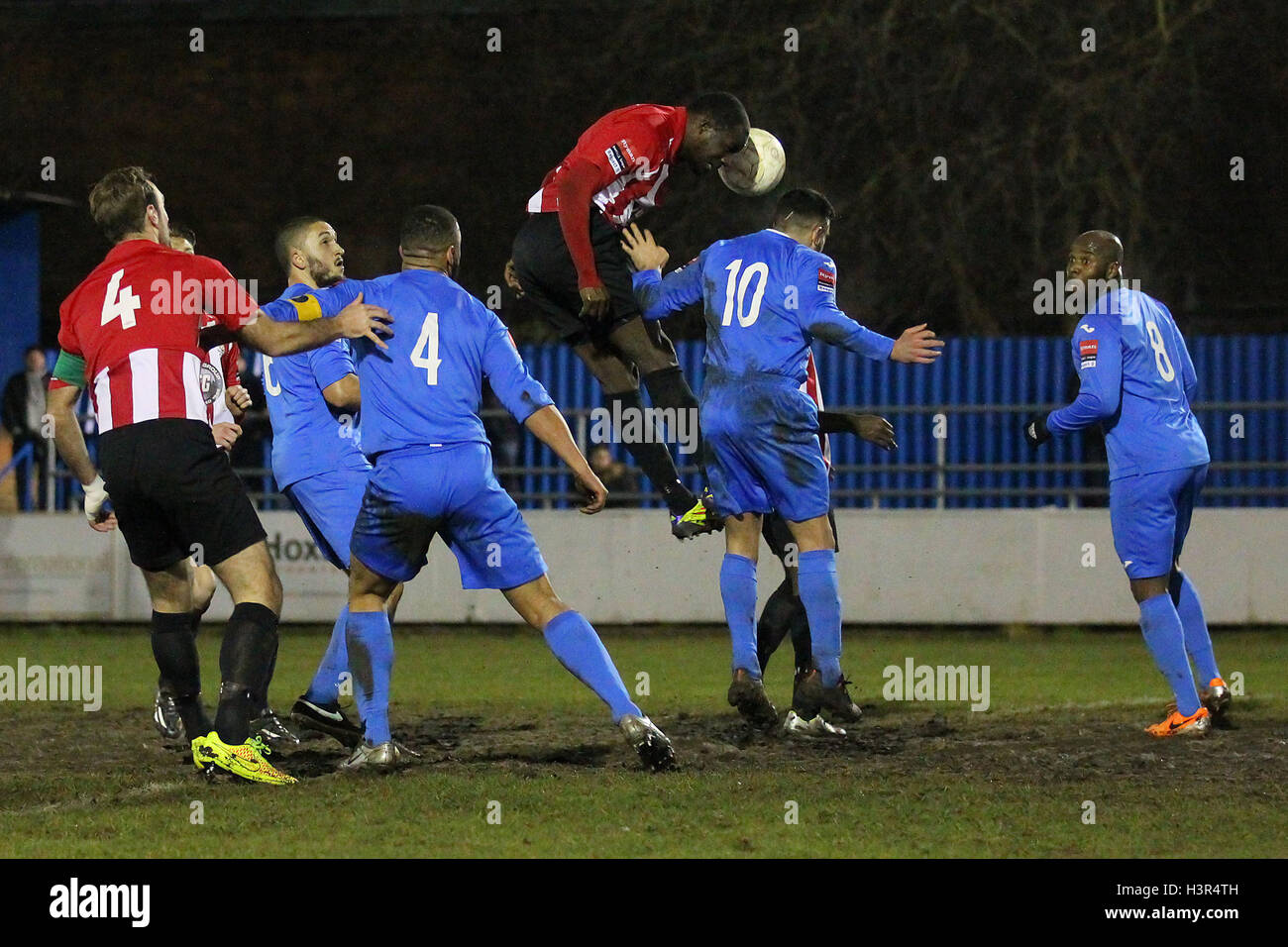 Nnamdi Nwachuku of Hornchurch tussles with Liam Thomas of Redbridge ...