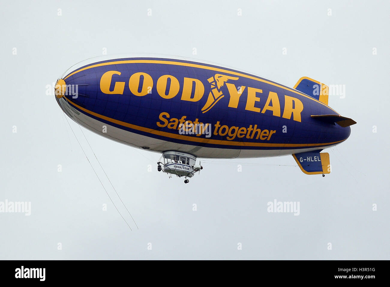 Goodyear blimp hi-res stock photography and images - Alamy