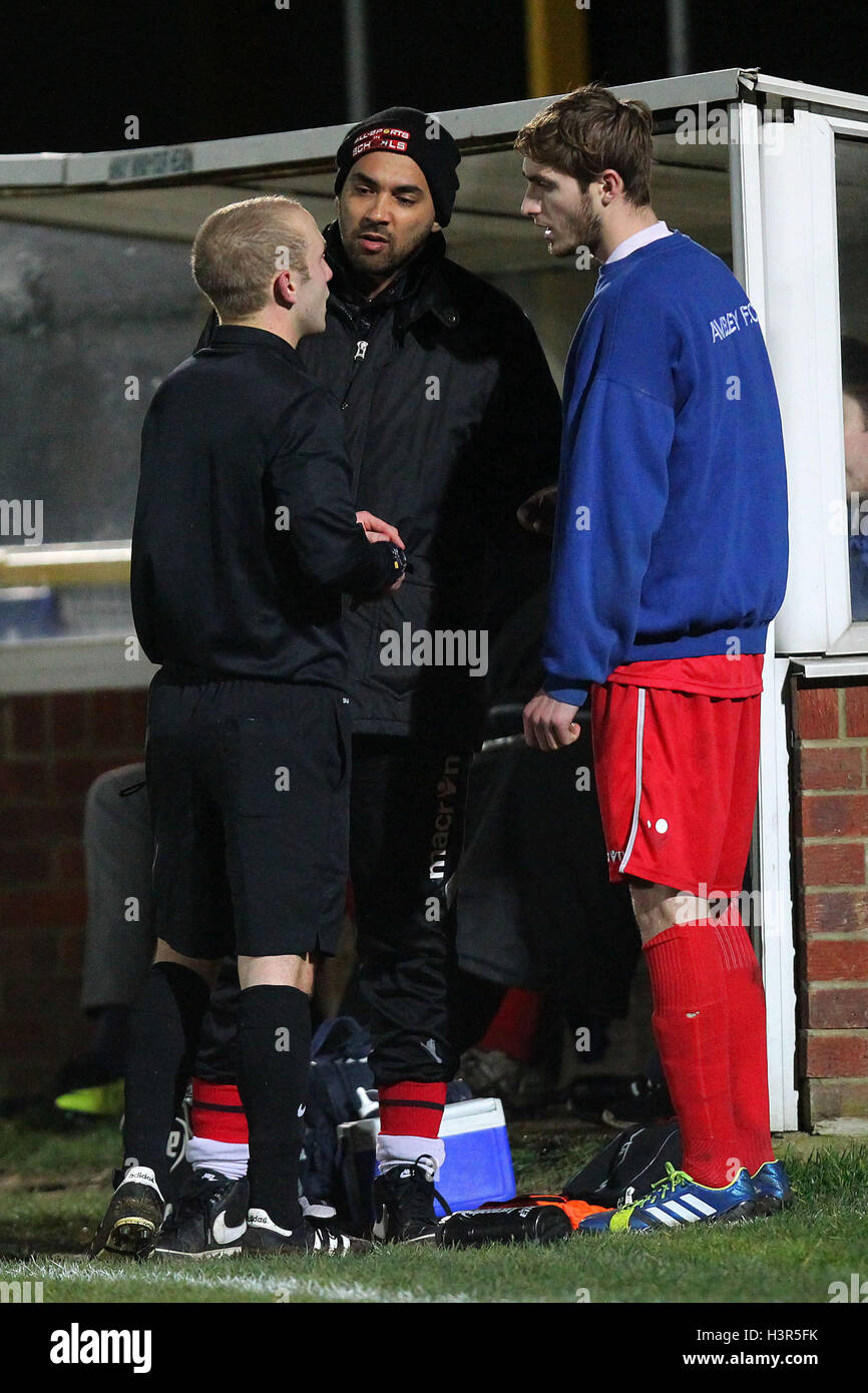 Aveley manager Justin Gardner in conversation with referee Farrer ...