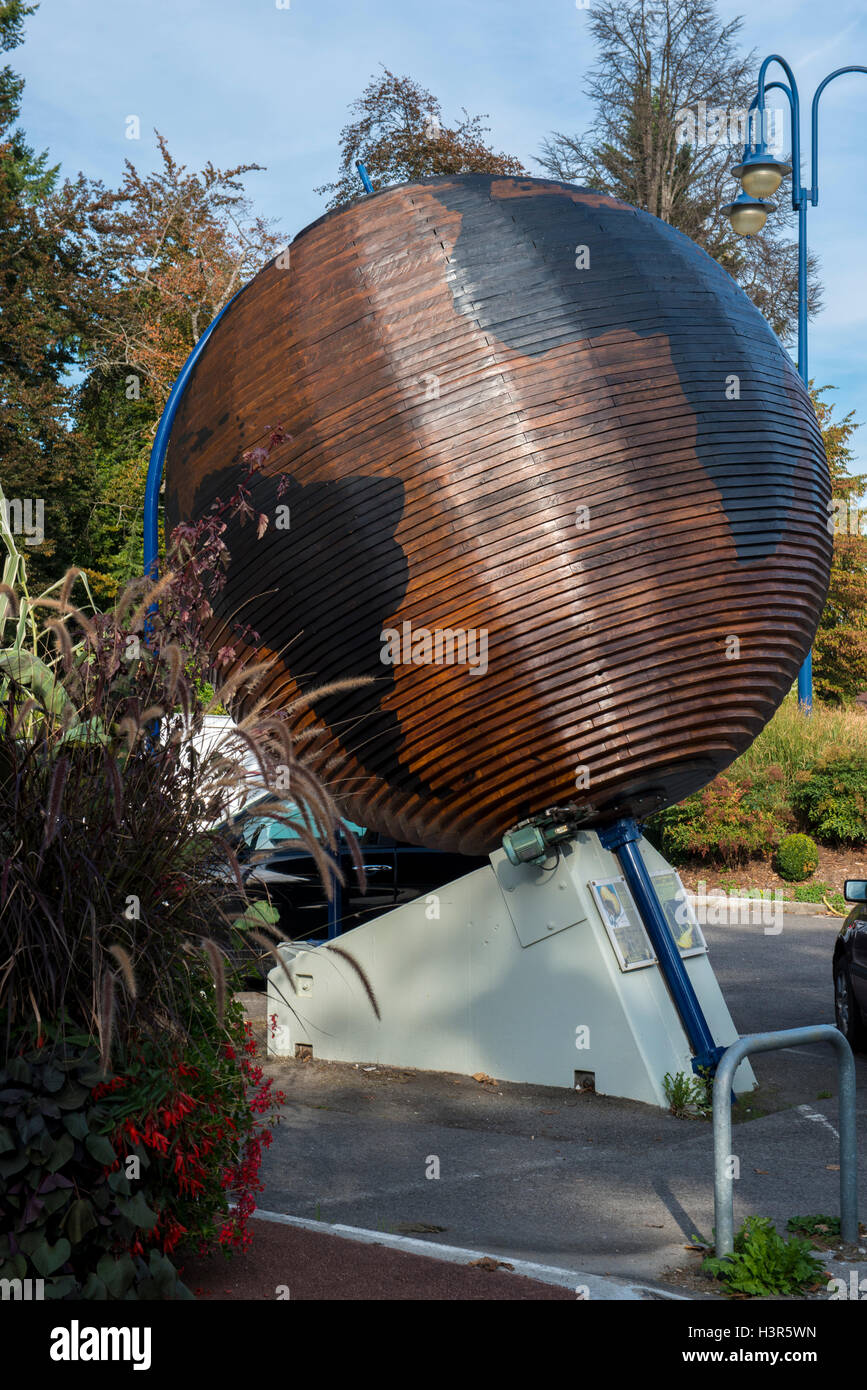 Rotating globe hi-res stock photography and images - Alamy
