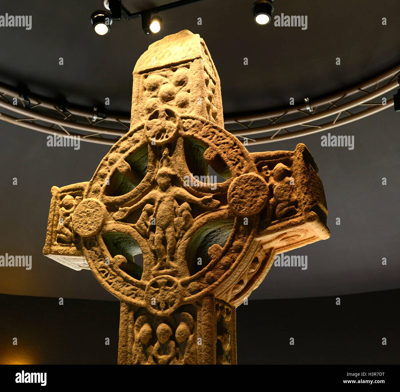 Clonmacnoise High Cross monastic settlement Tombstone monument display ...