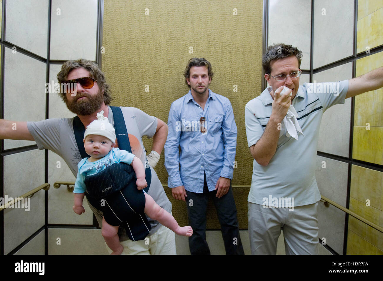 THE HANGOVER (2009) ZACK GALIFIANAKIS BRADLEY COOPER ED HELMS TODD ...