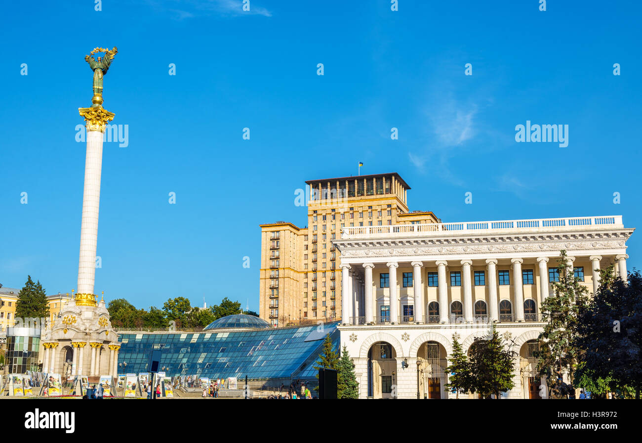 Maidan Nezalezhnosti (Independence Square) in Kyiv, Ukraine Stock Photo ...