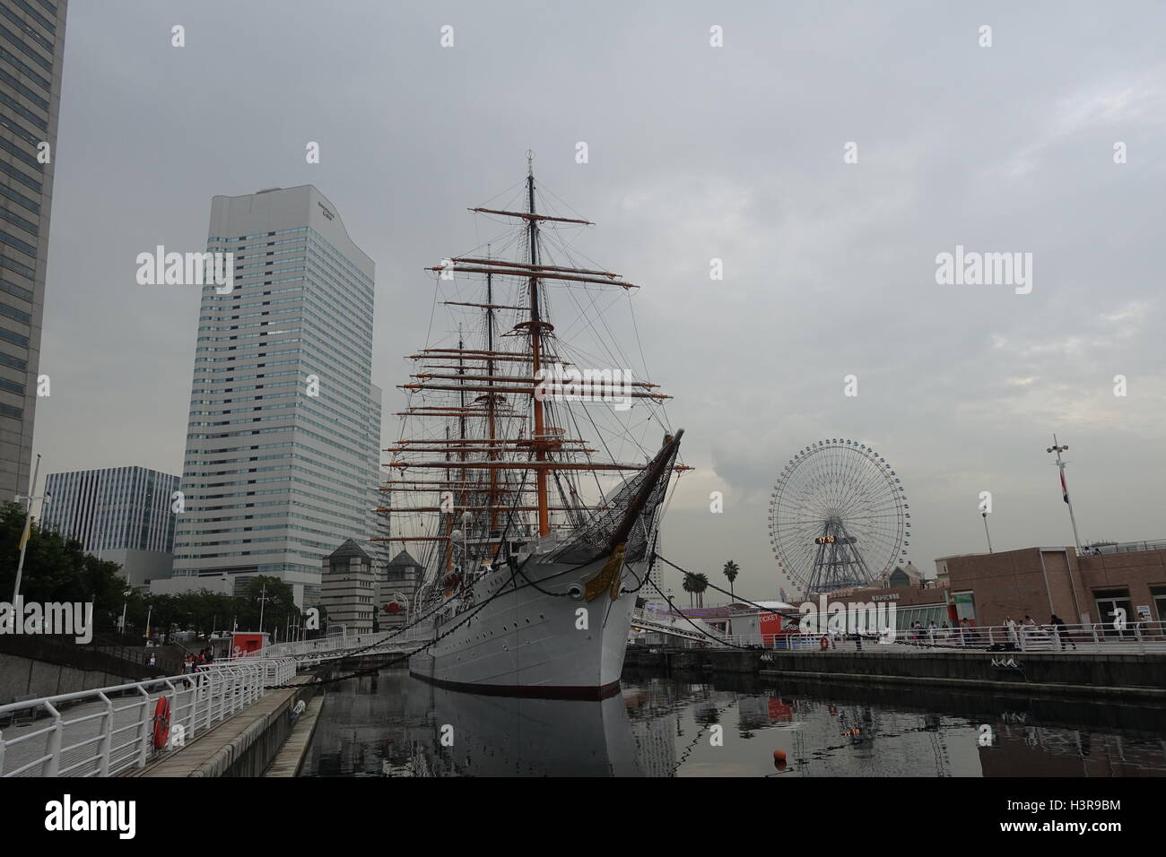 The breathtaking 'Nippon Maru' in Yokohama Japan Stock Photo - Alamy