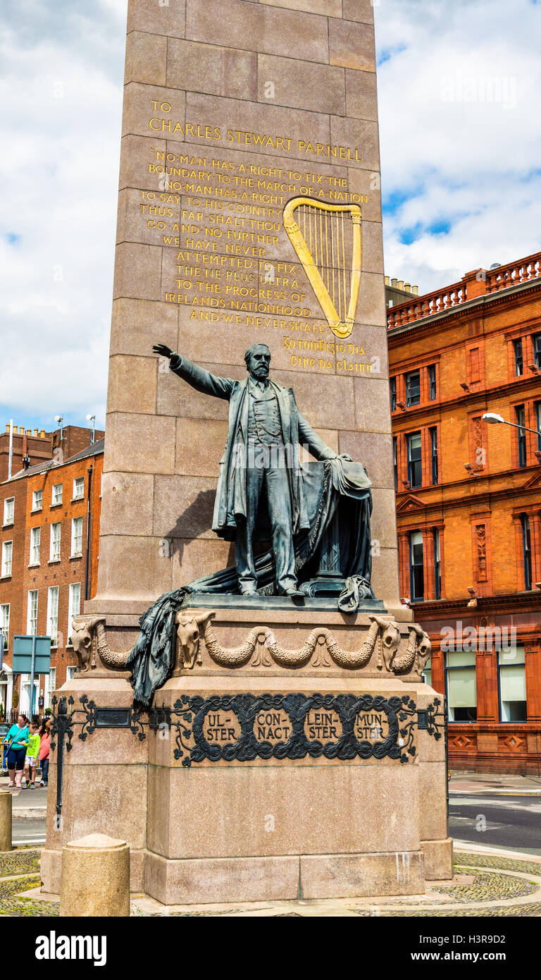 The statue of charles stewart parnell in dublin hi-res stock ...