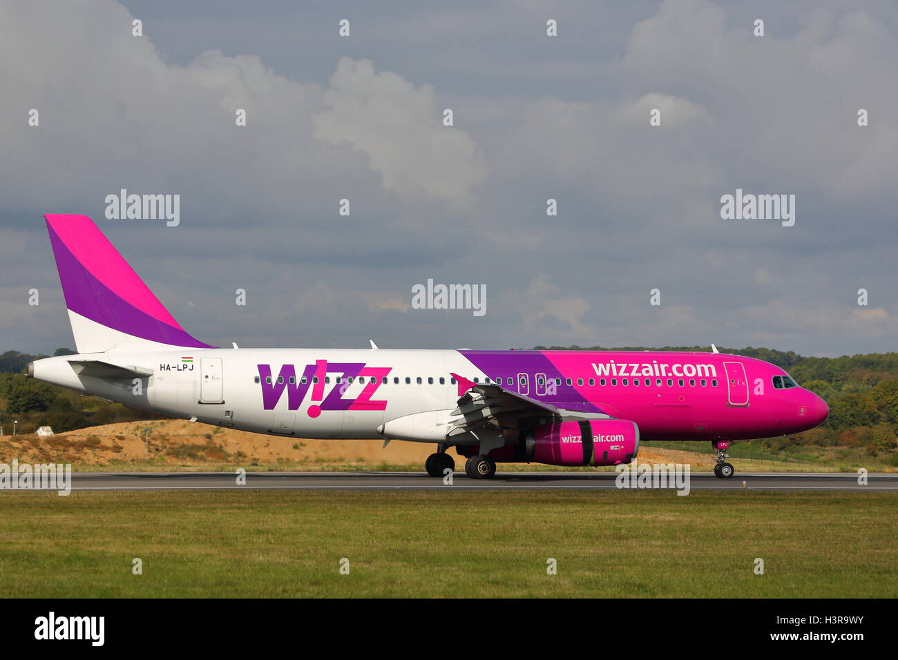 Wizz air hi-res stock photography and images - Alamy