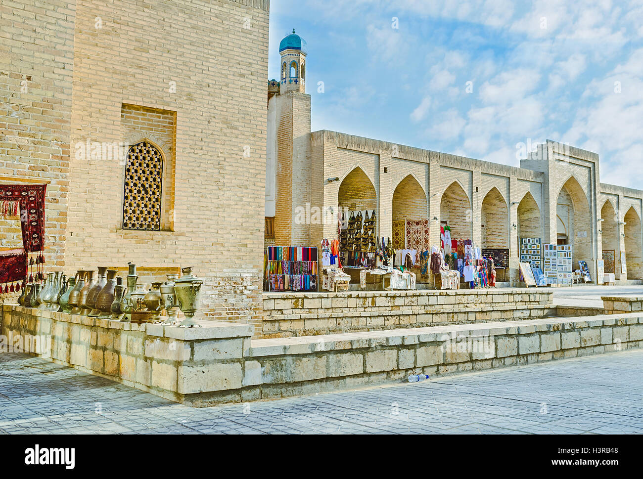 The Toqi Sarrafon market boasts the best range of the tourist souvenirs ...