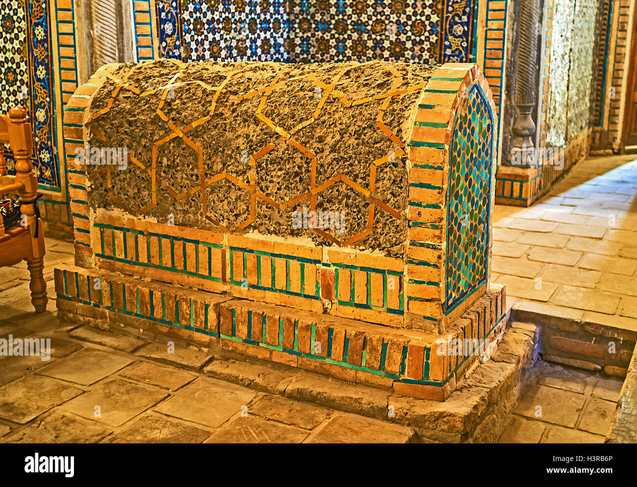 Tiled grave hi-res stock photography and images - Alamy