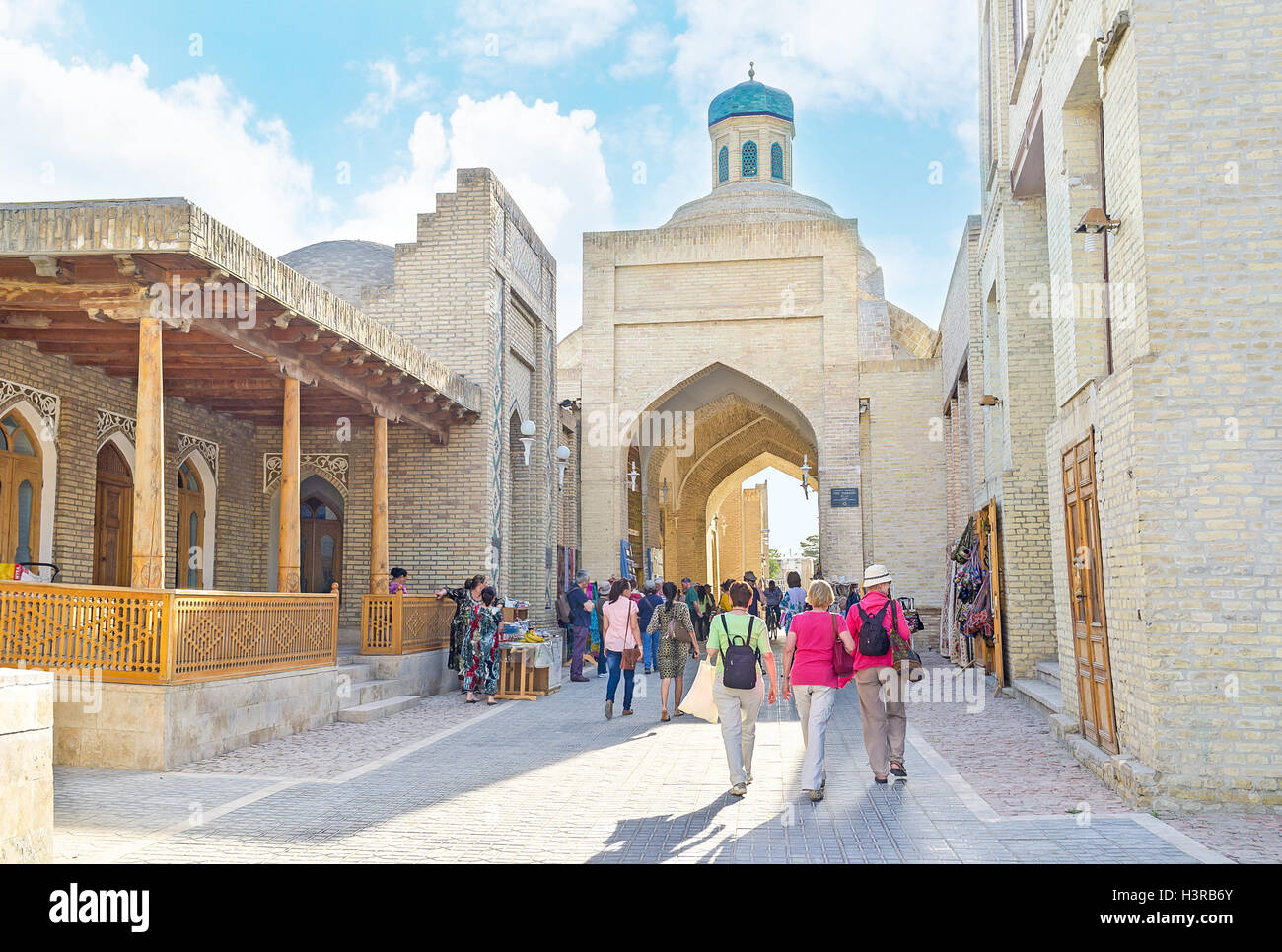 Bukhara covered bazaar uzbekistan hi-res stock photography and images ...