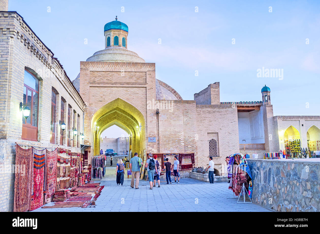 The Toqi Sarrafon market with many different stalls waits for the ...