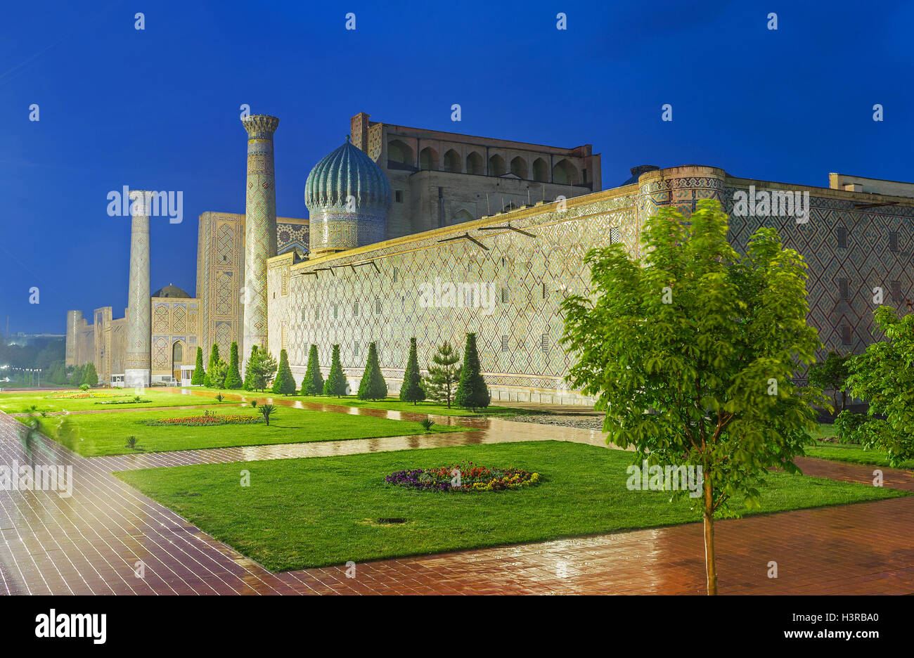 Samarkand park registan uzbekistan hi-res stock photography and images ...