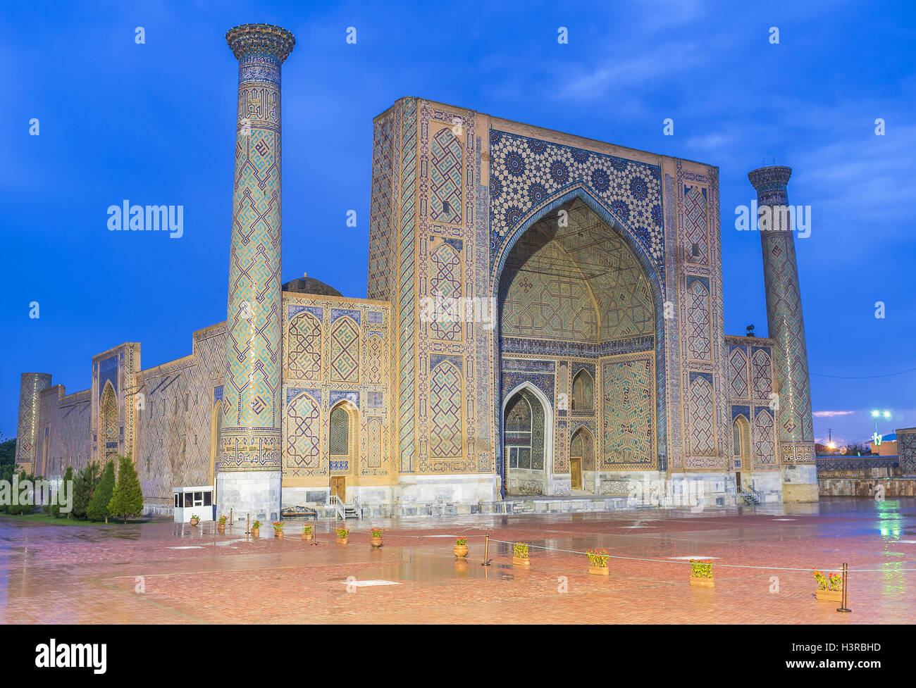 Samarkand park registan uzbekistan hi-res stock photography and images ...