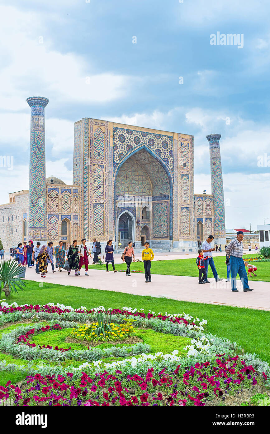 Samarkand park registan uzbekistan hi-res stock photography and images ...