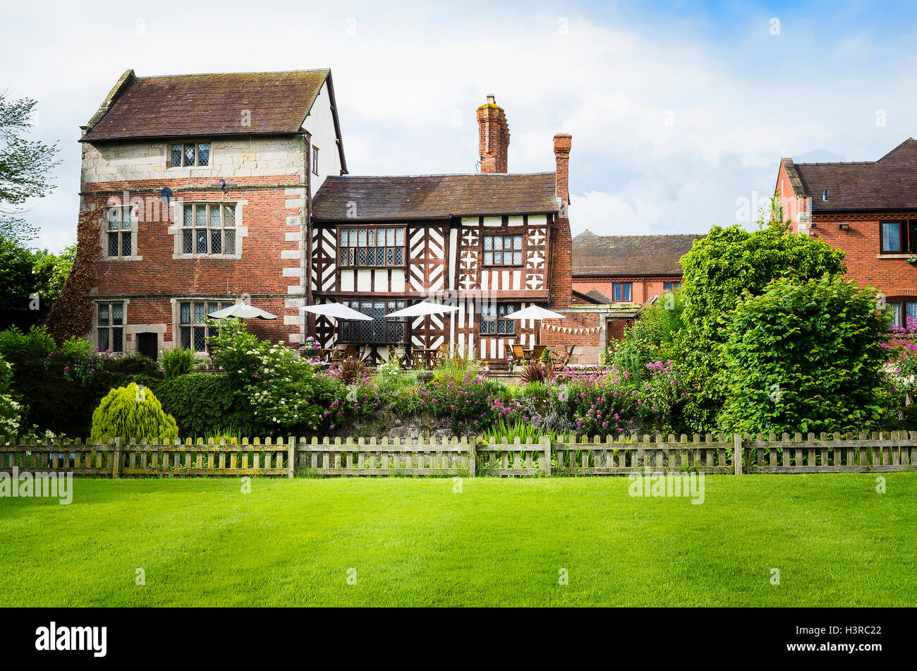 Manor hotel hi-res stock photography and images - Alamy