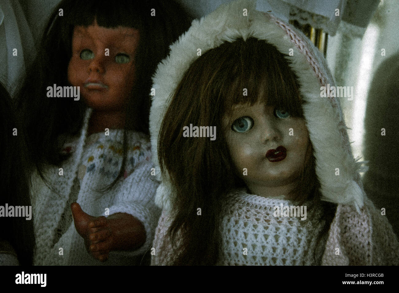 Creepy dolls hi-res stock photography and images - Alamy
